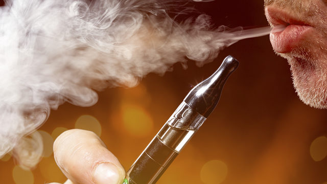 Man Loses Four Teeth When E Cigarette Explodes In His Mouth Wftv